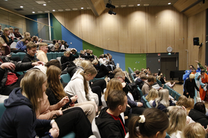 (240) Penkkarit 2024 - Kauhavan lukio.JPG